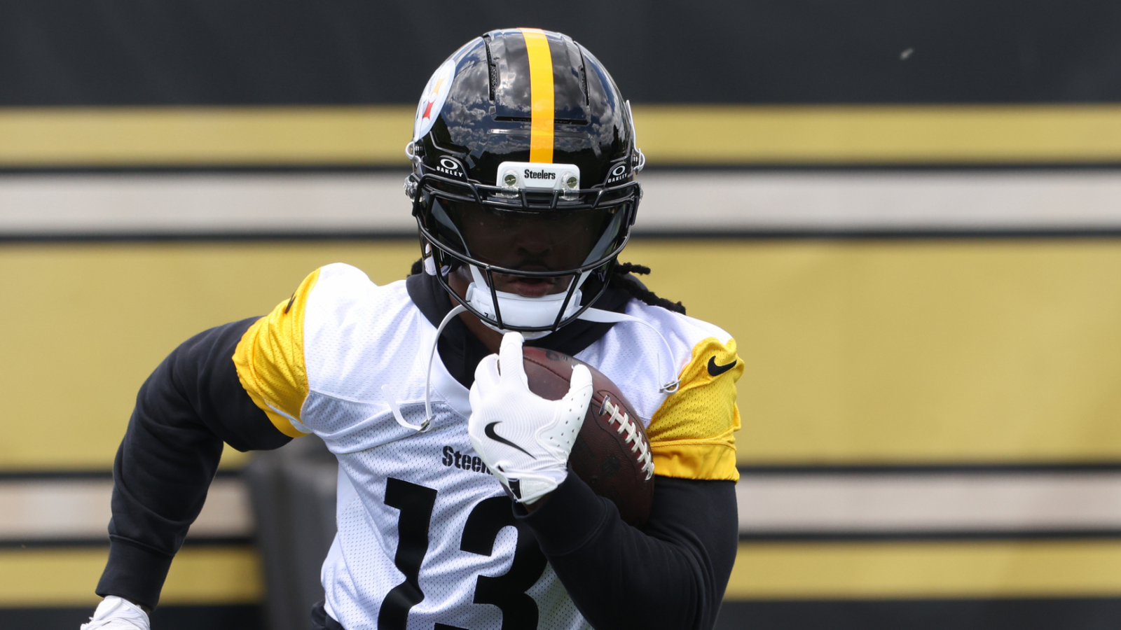 'He's A Great Leader': Steelers' Rico Dowdle Reveals Big Factor In ...