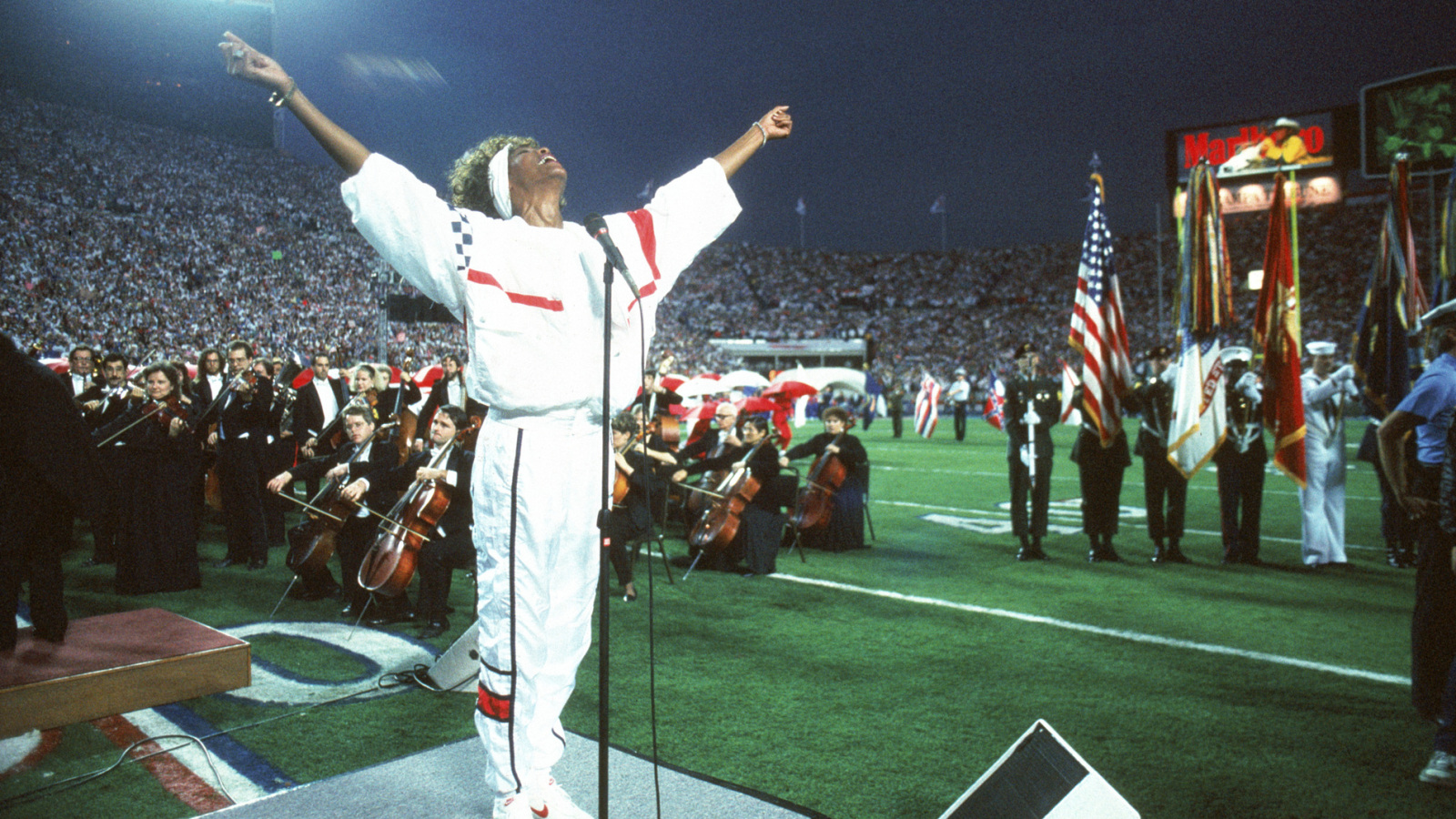 20 iconic music moments that defined the '90s | Yardbarker