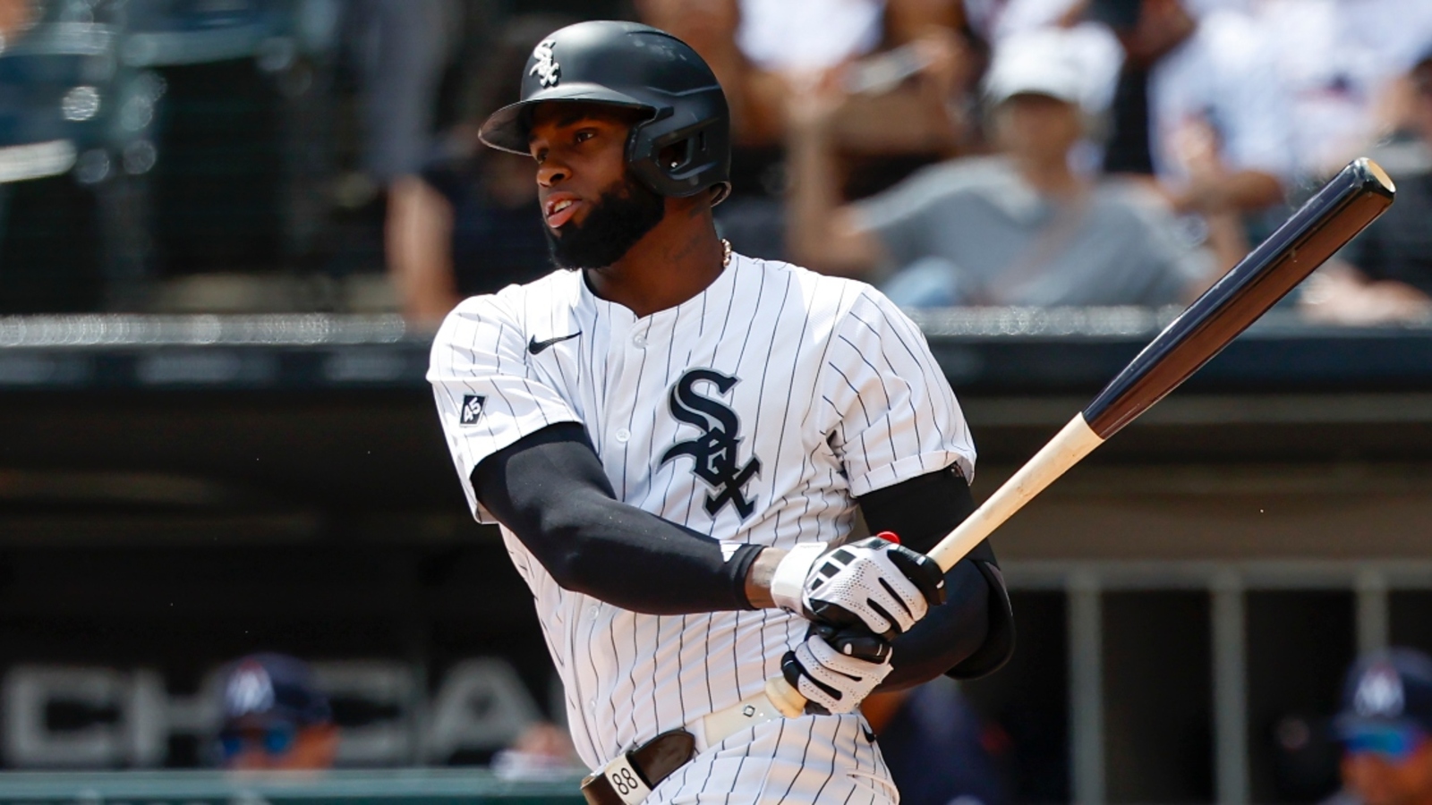 Report: Chicago White Sox trade Luis Robert Jr. to New York Mets ...