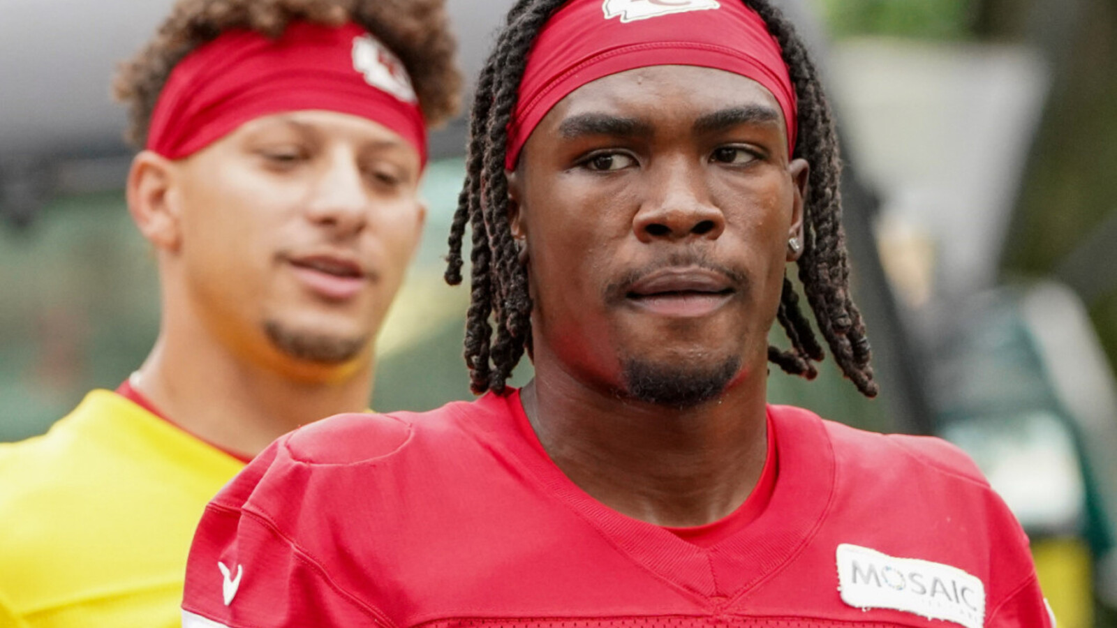 Chiefs' Rashee Rice turns himself in after Dallas arrest warrant was ...