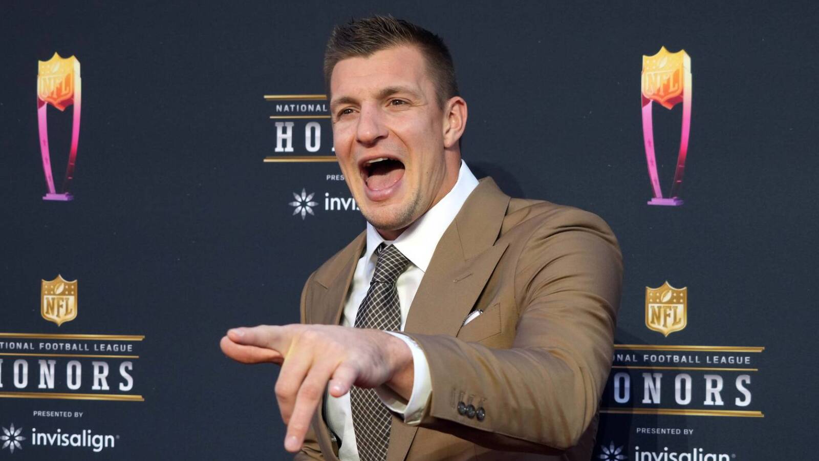 Rob Gronkowski suggests he and Tom Brady are permanently retired ...