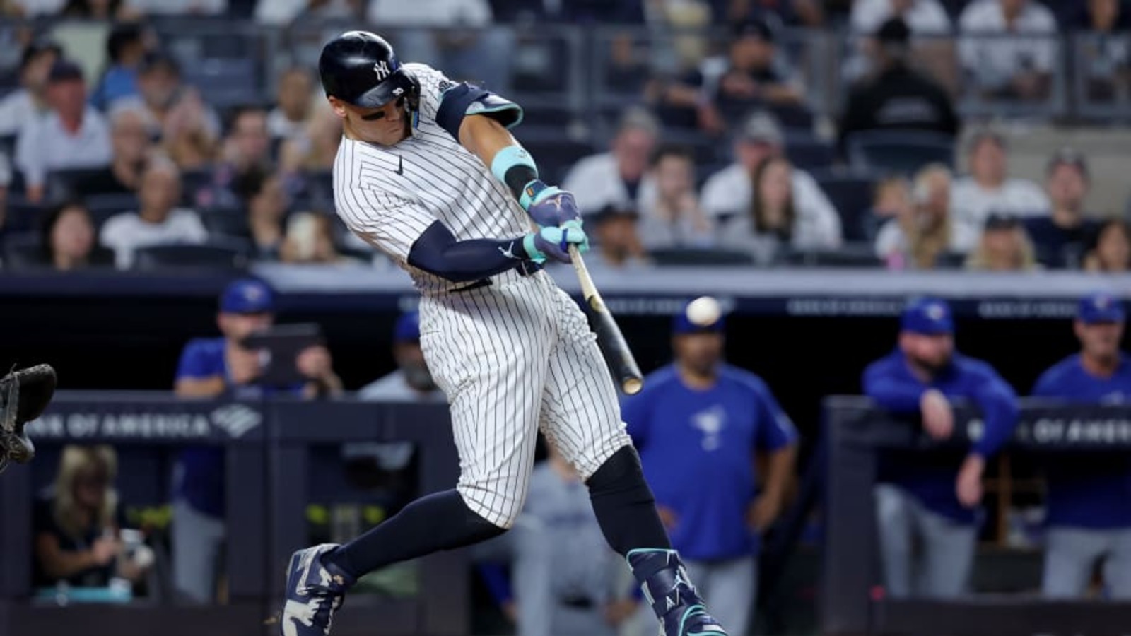 New York Yankees Star Hits 40-HR Milestone, Joining Elite Group in ...