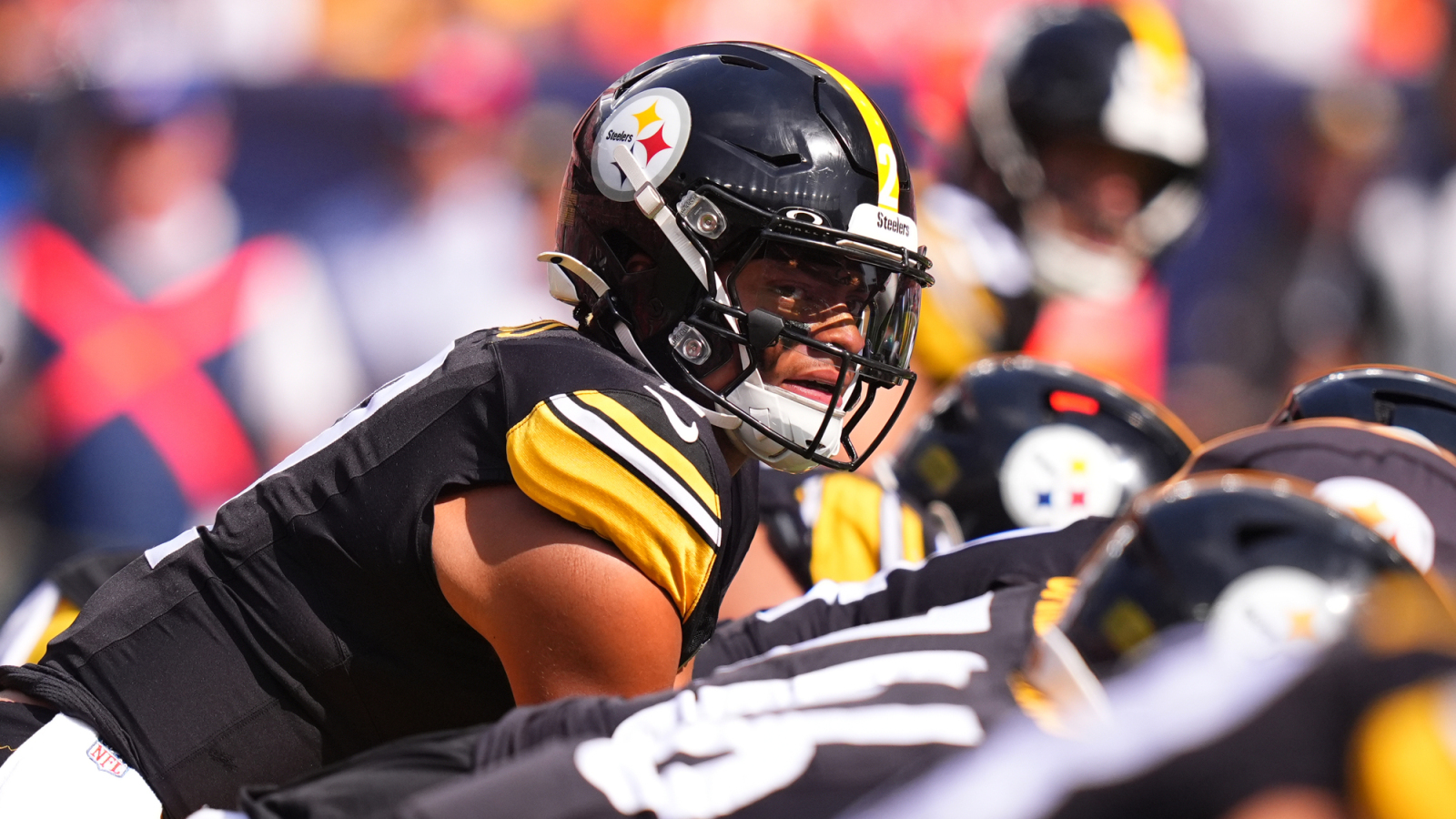Steelers' Justin Fields loses fumble on ugliest play of NFL season ...