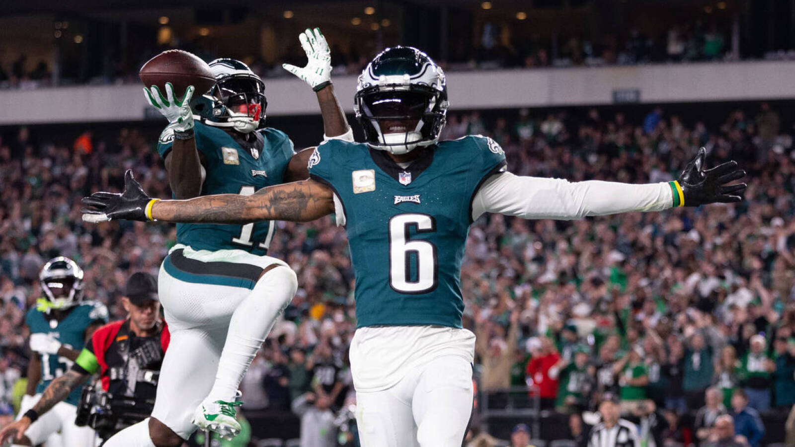LeBron James shows love to Eagles’ WR duo after viral touchdown ...
