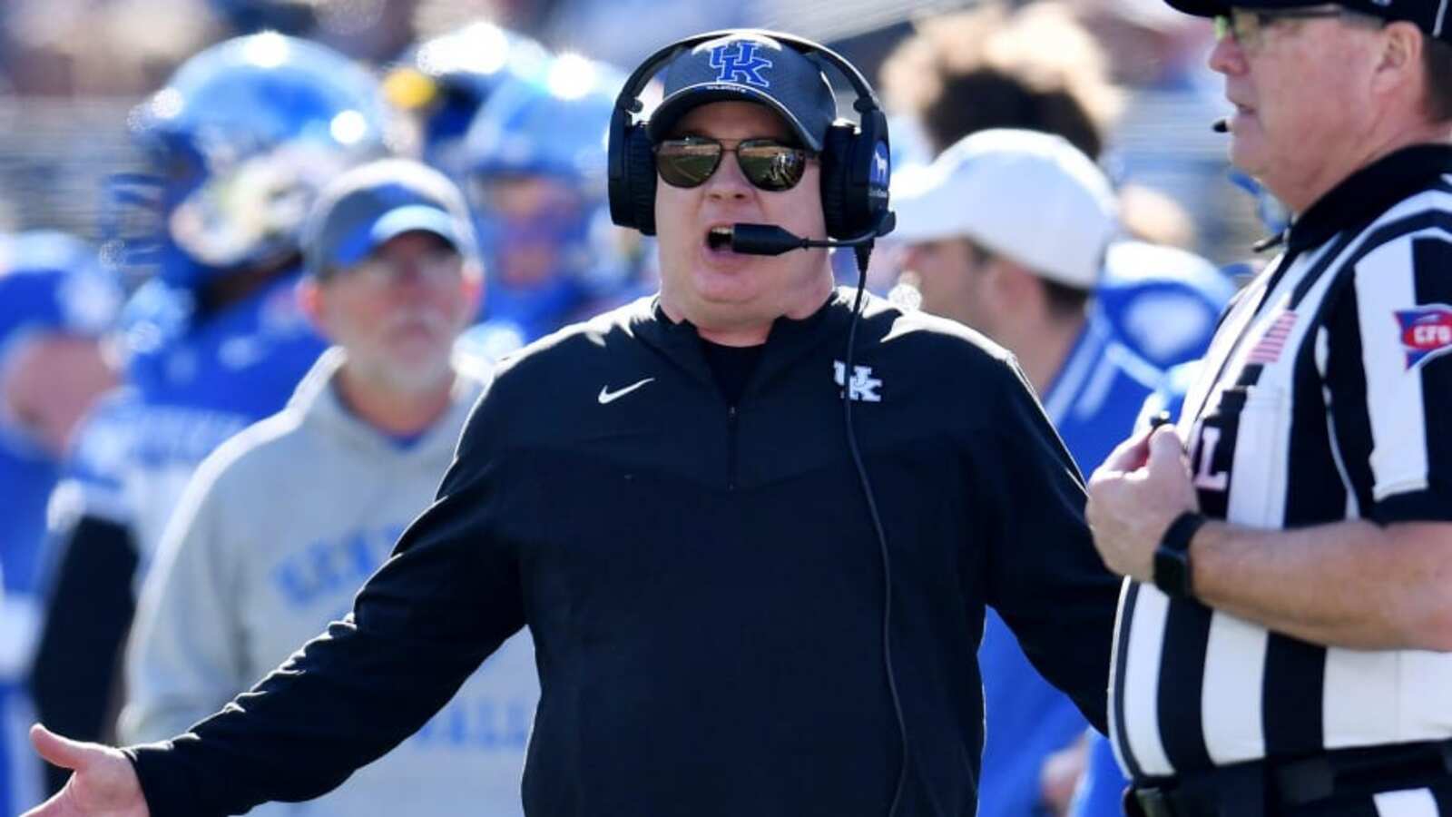 Mark Stoops 'pursued pretty aggressively' by Texas A&M, UK coach ...