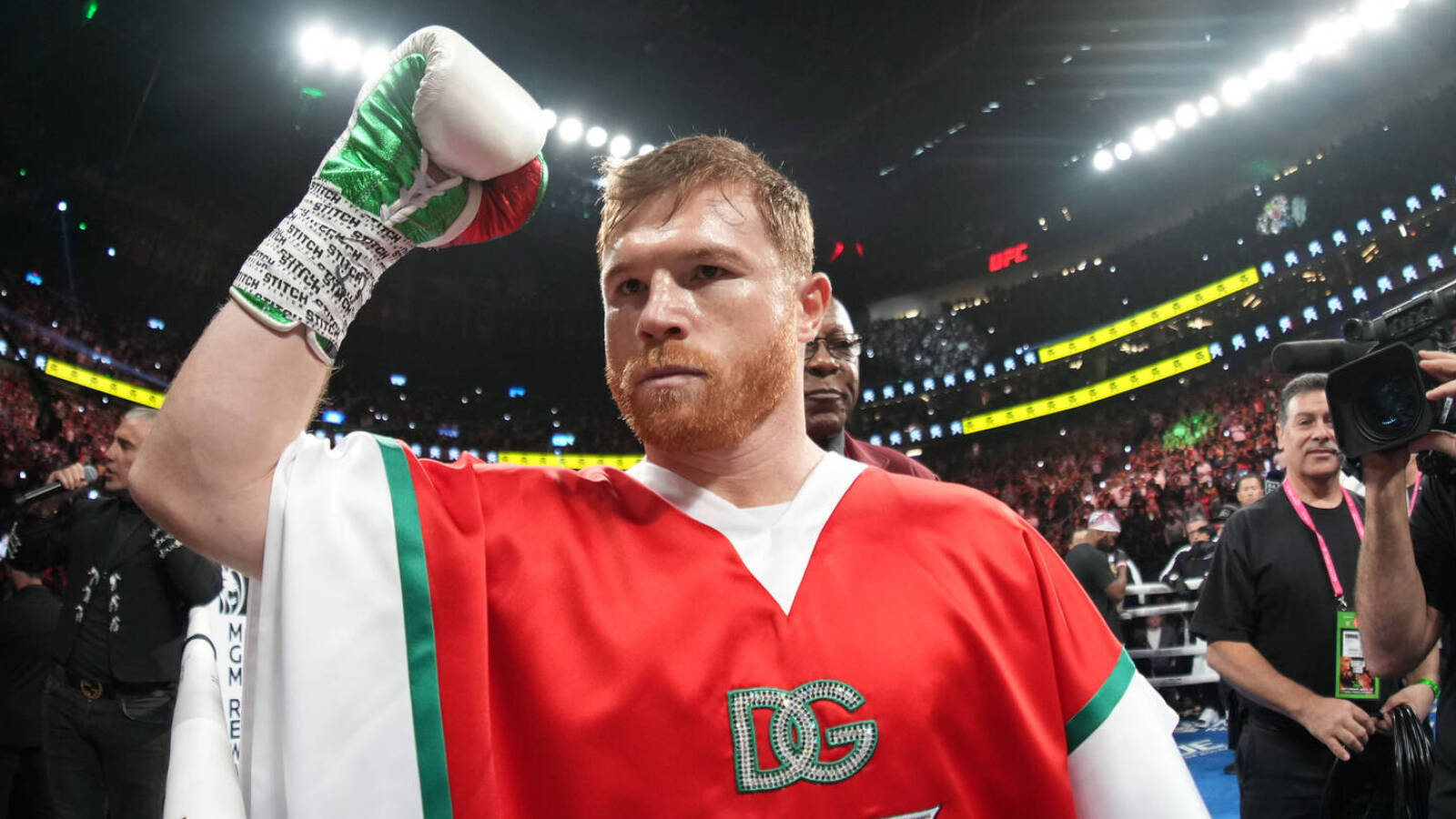 Canelo Alvarez agrees to fight Jermall Charlo for super middleweight ...