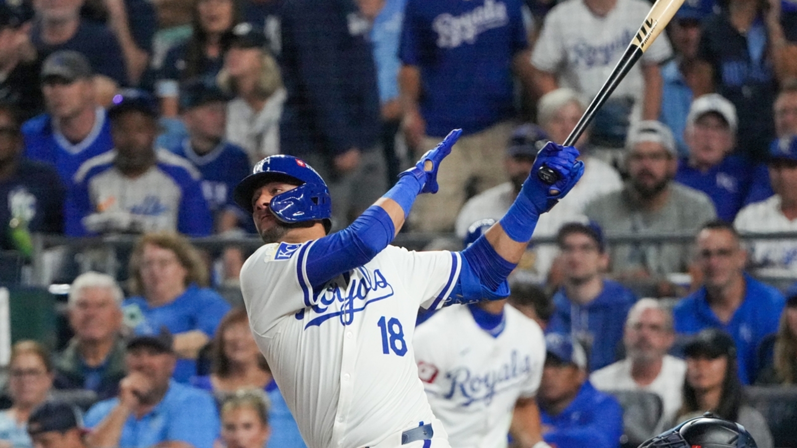 Reports: Padres land Yuli Gurriel on minor league deal | Yardbarker