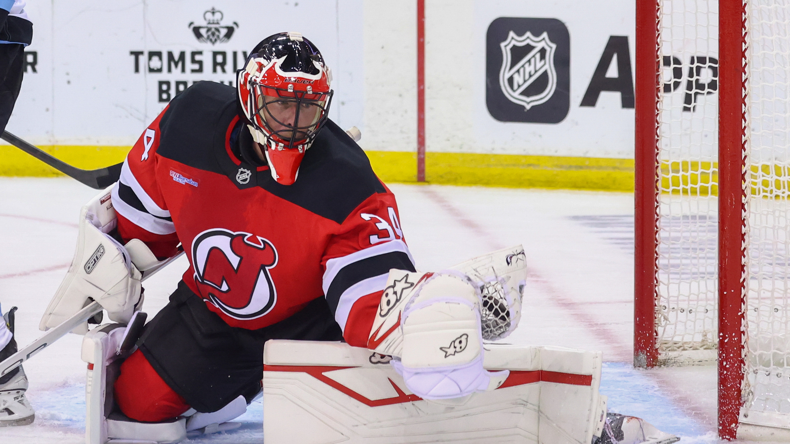 Devils Jake Allen Sets NHL Record vs. Utah Hockey Club | Yardbarker