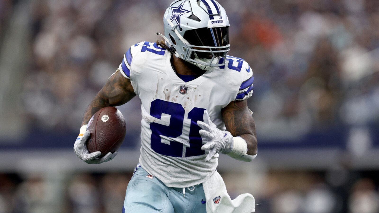 Cowboys Made Embarrassing Mistake In Ezekiel Elliott Cut Announcement ...