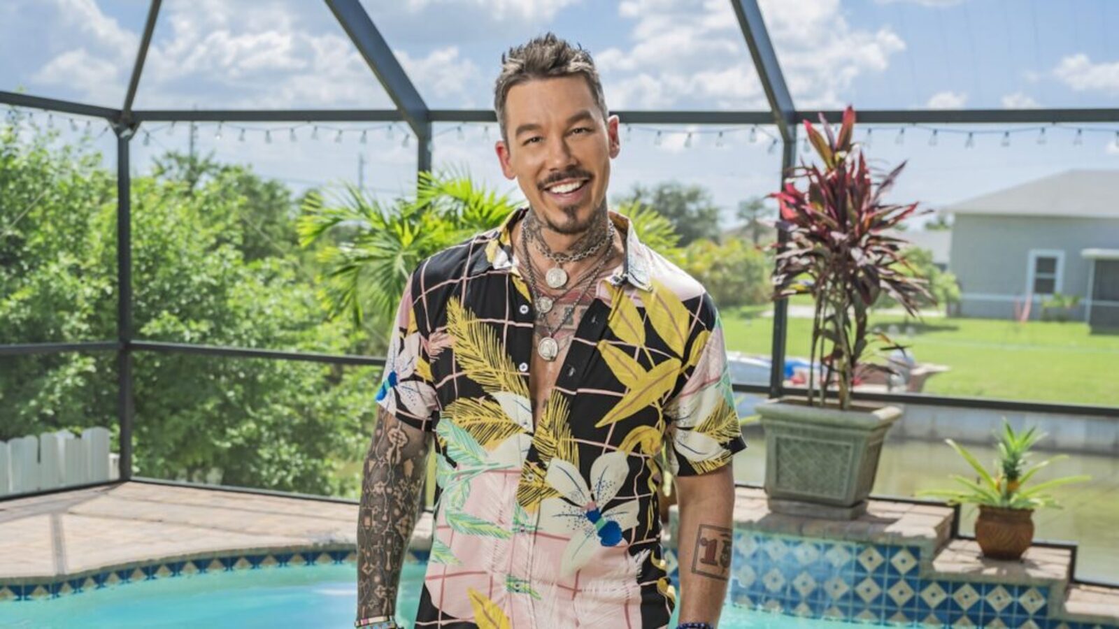 Did HGTV’s David Bromstad Just Tease New Home Renovation Show? | Yardbarker