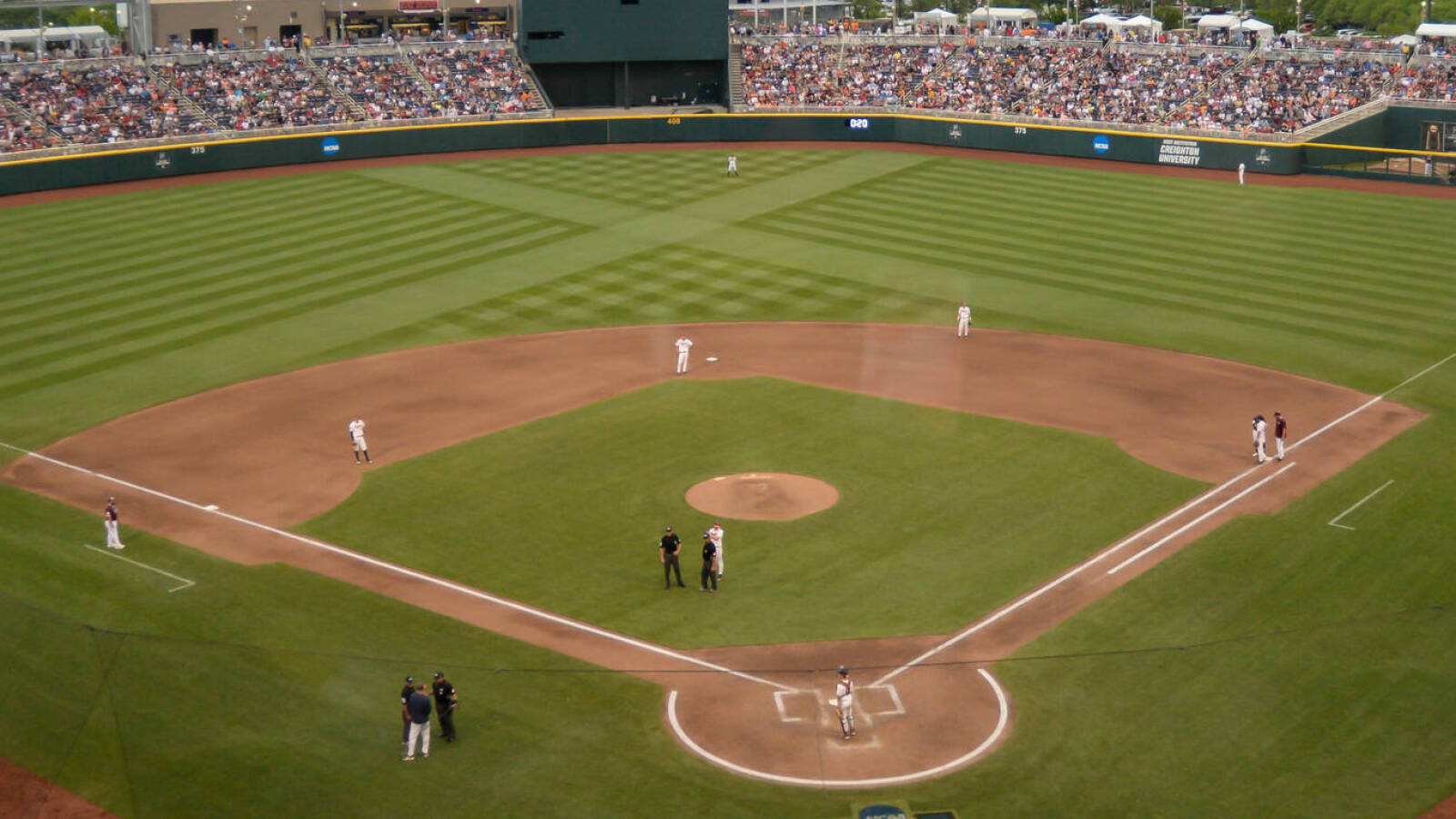 Olivia Pichardo becomes first woman to play NCAA DI baseball game ...