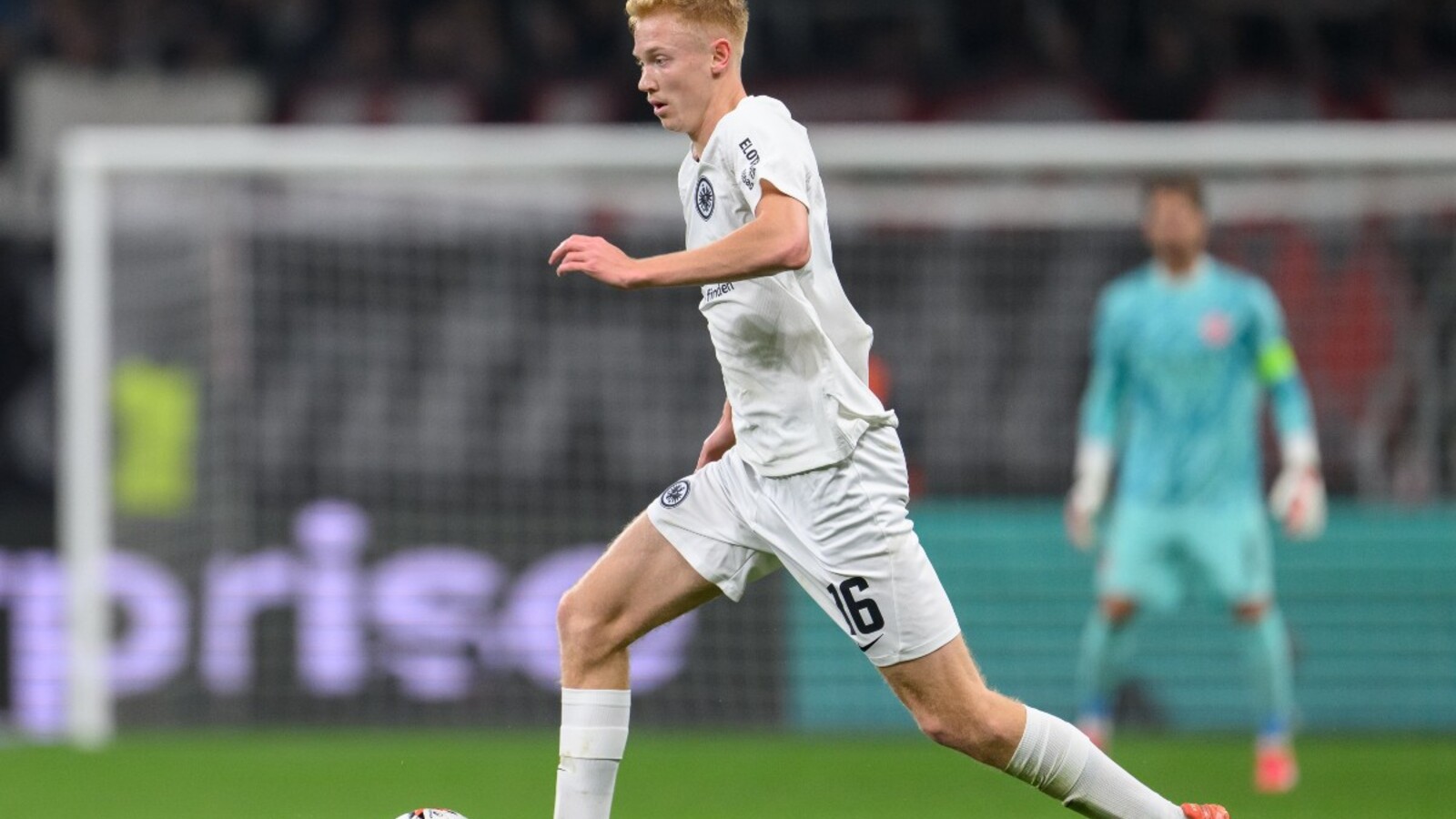 Talks held: Arsenal, Man Utd & Liverpool indicate plan to bid for €60m ...