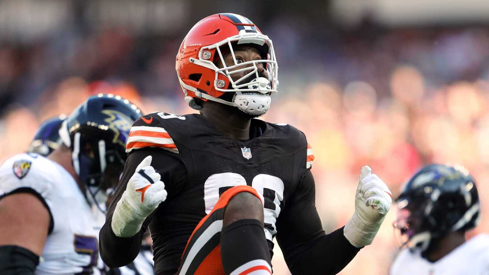 Browns Seeking ‘Really Good Day 3 Pick’ For OLB Za’Darius Smith ...