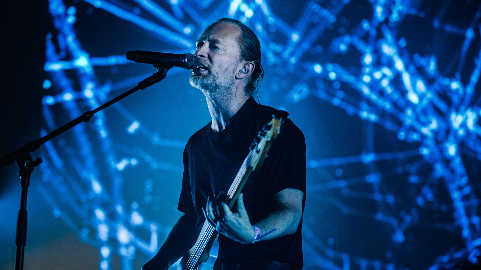 Radiohead releases new album of old live recordings | Yardbarker