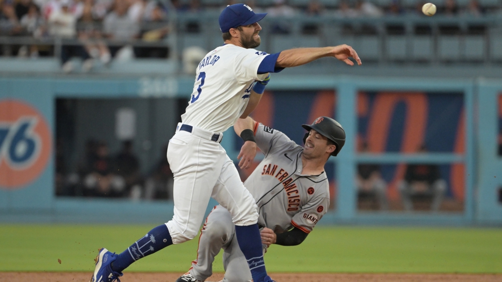 Dodgers place Chris Taylor (groin) on IL, call up OF James Outman | Yardbarker