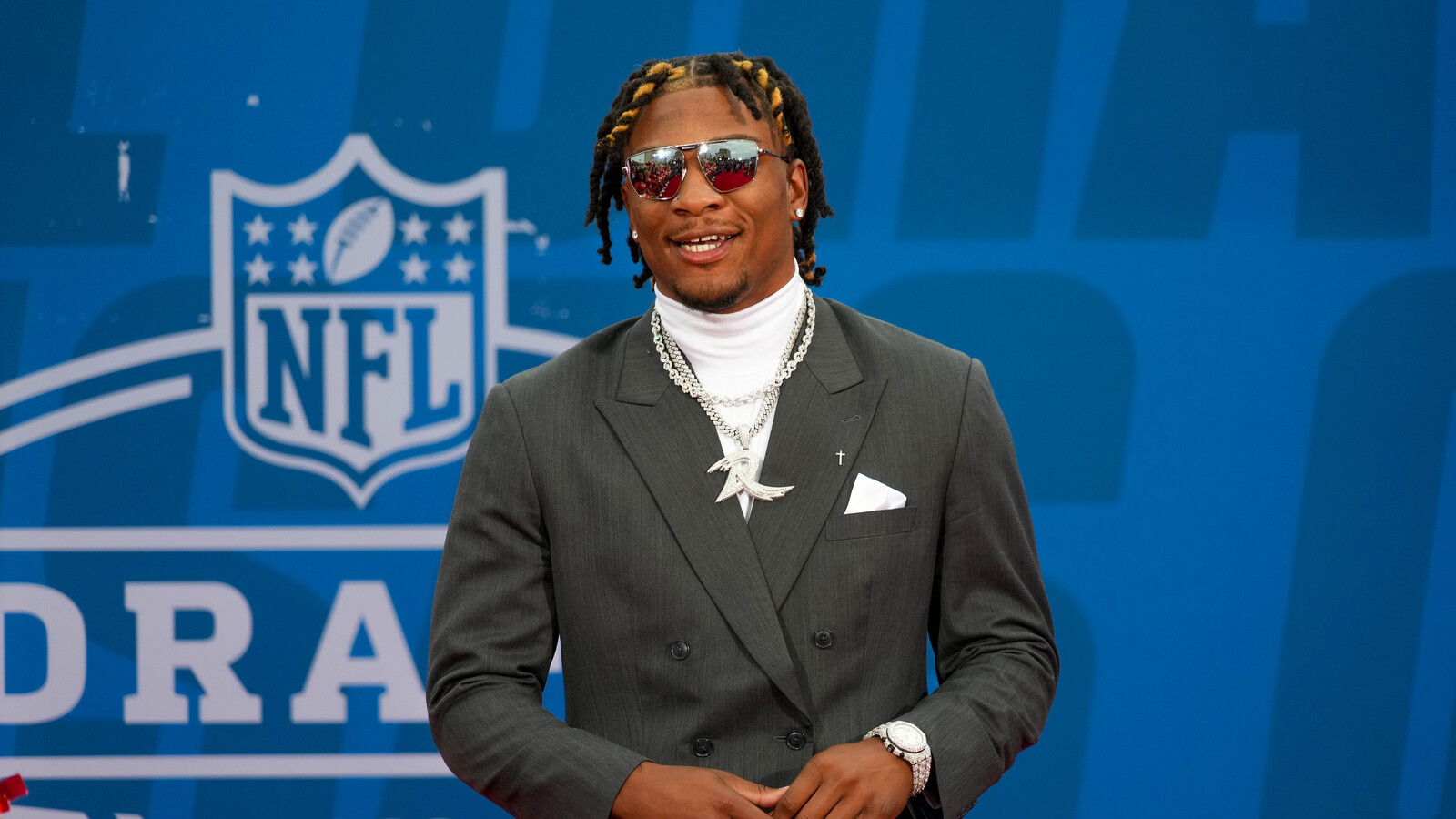 Colts WR weighs in on QB competition | Yardbarker