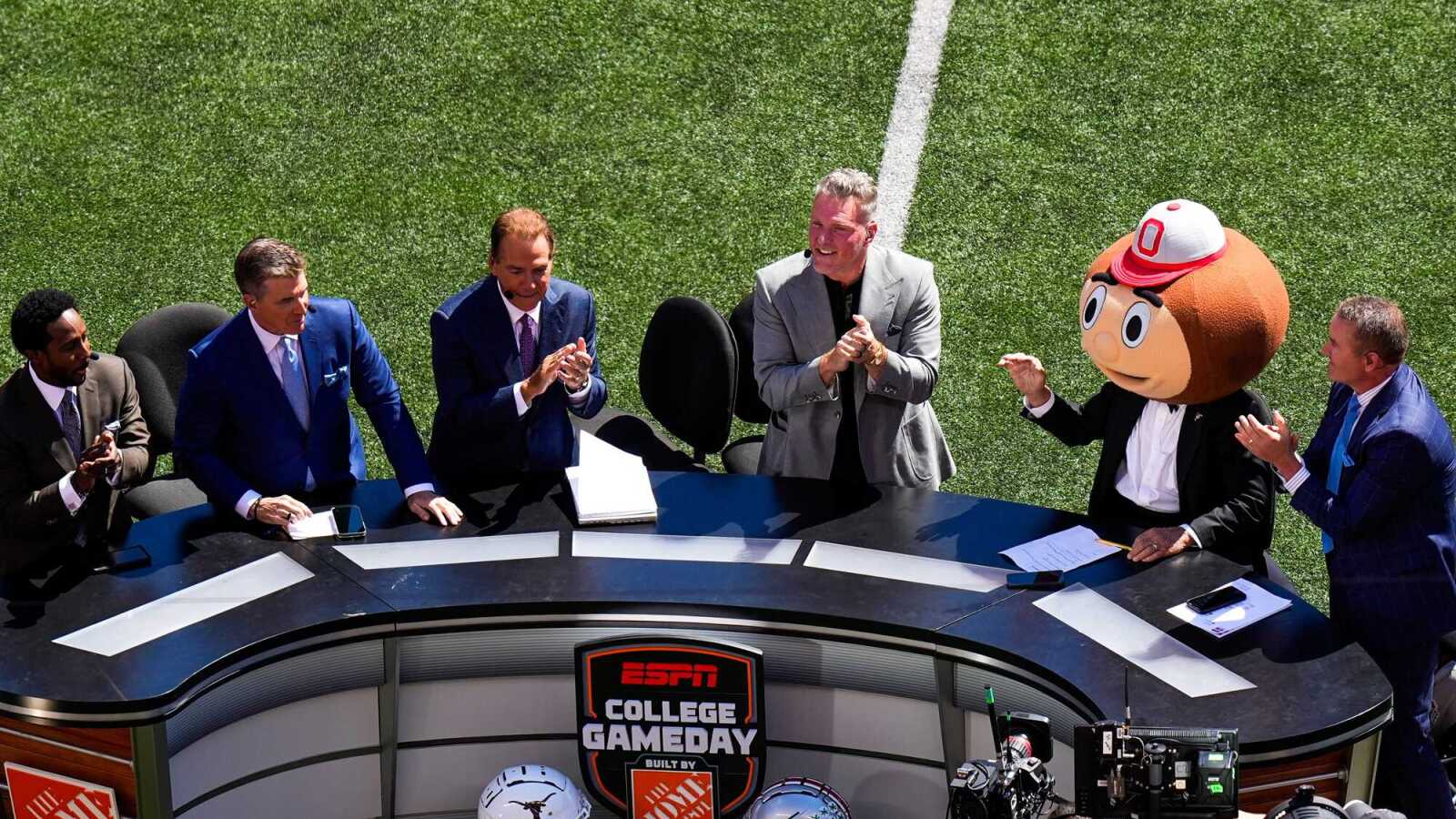 On His Final Broadcast, Lee Corso Went Perfect | Yardbarker