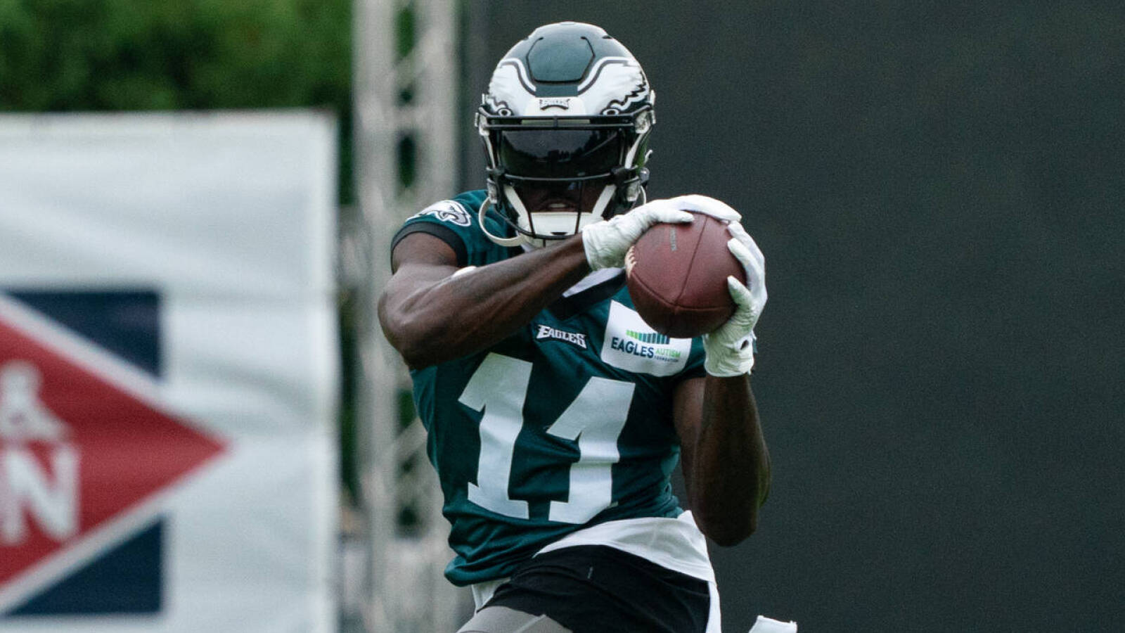 Eagles WR A.J. Brown calls out Titans after Deebo Samuel signs ...