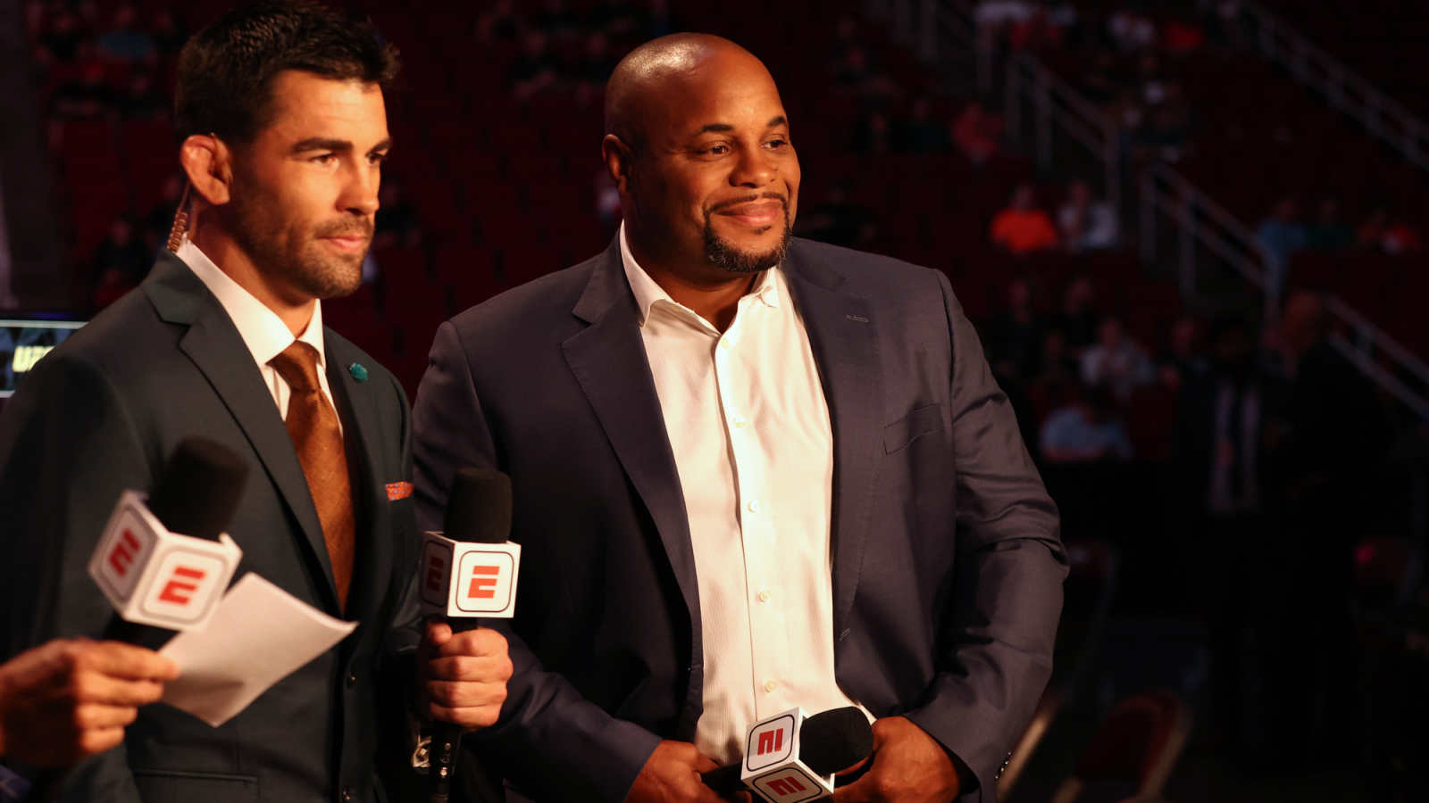 Daniel Cormier deletes Eric Trump DM screenshots | Yardbarker