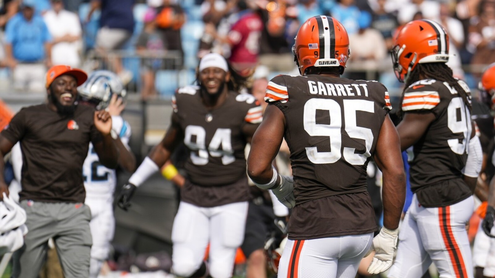 Garrett Misses Out on AFC Defensive Player of the Week | Yardbarker