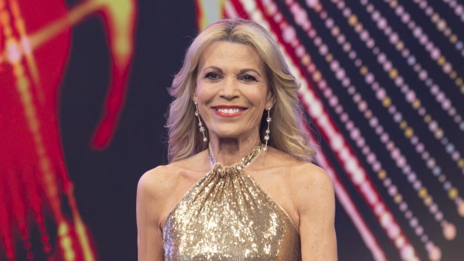 ‘Wheel of Fortune’: Is Vanna White Returning for Season 43? | Yardbarker