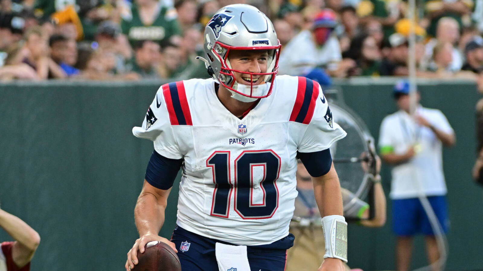Bill Belichick explains why Mac Jones remains starting QB | Yardbarker