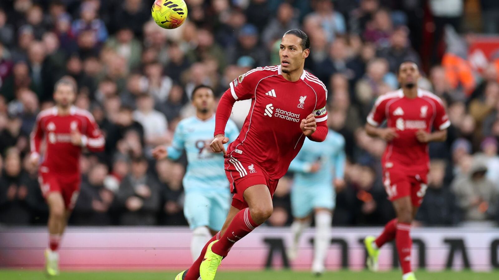 Captain message looms after Van Dijk plans Liverpool meeting | Yardbarker