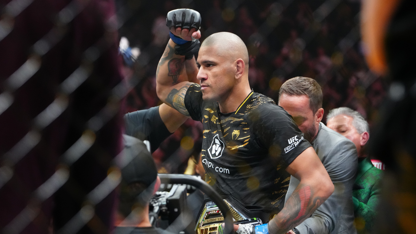 UFC Shares Alex Pereira’s Clip as Charles Oliveira Breaks 3 Records in ...