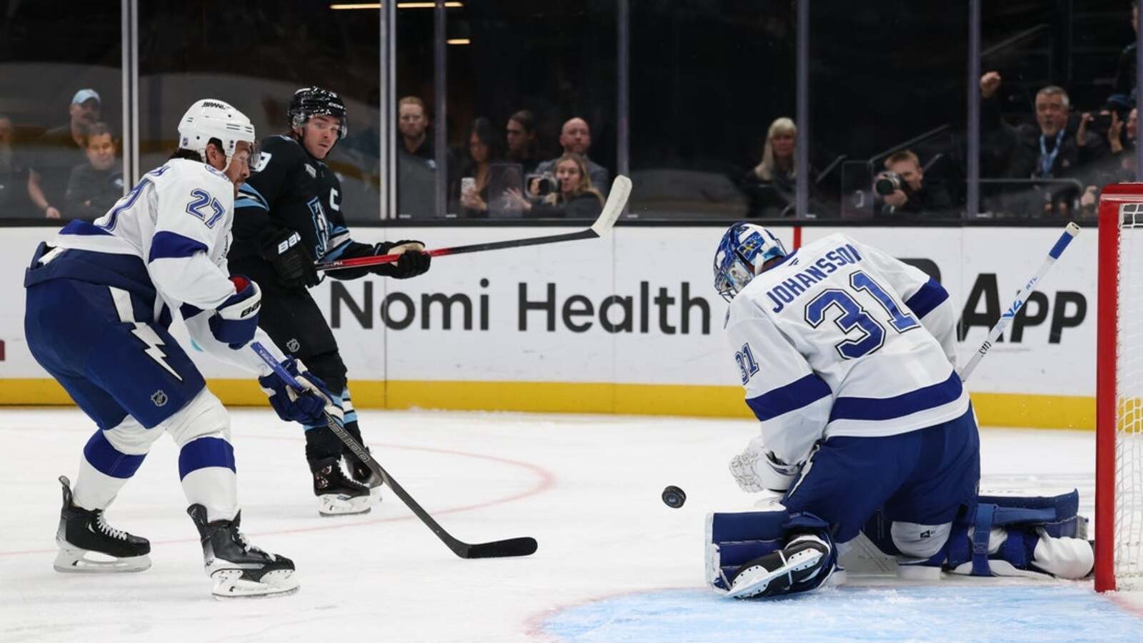 Lightning tame Mammoth, open trip with 5th straight win | Yardbarker