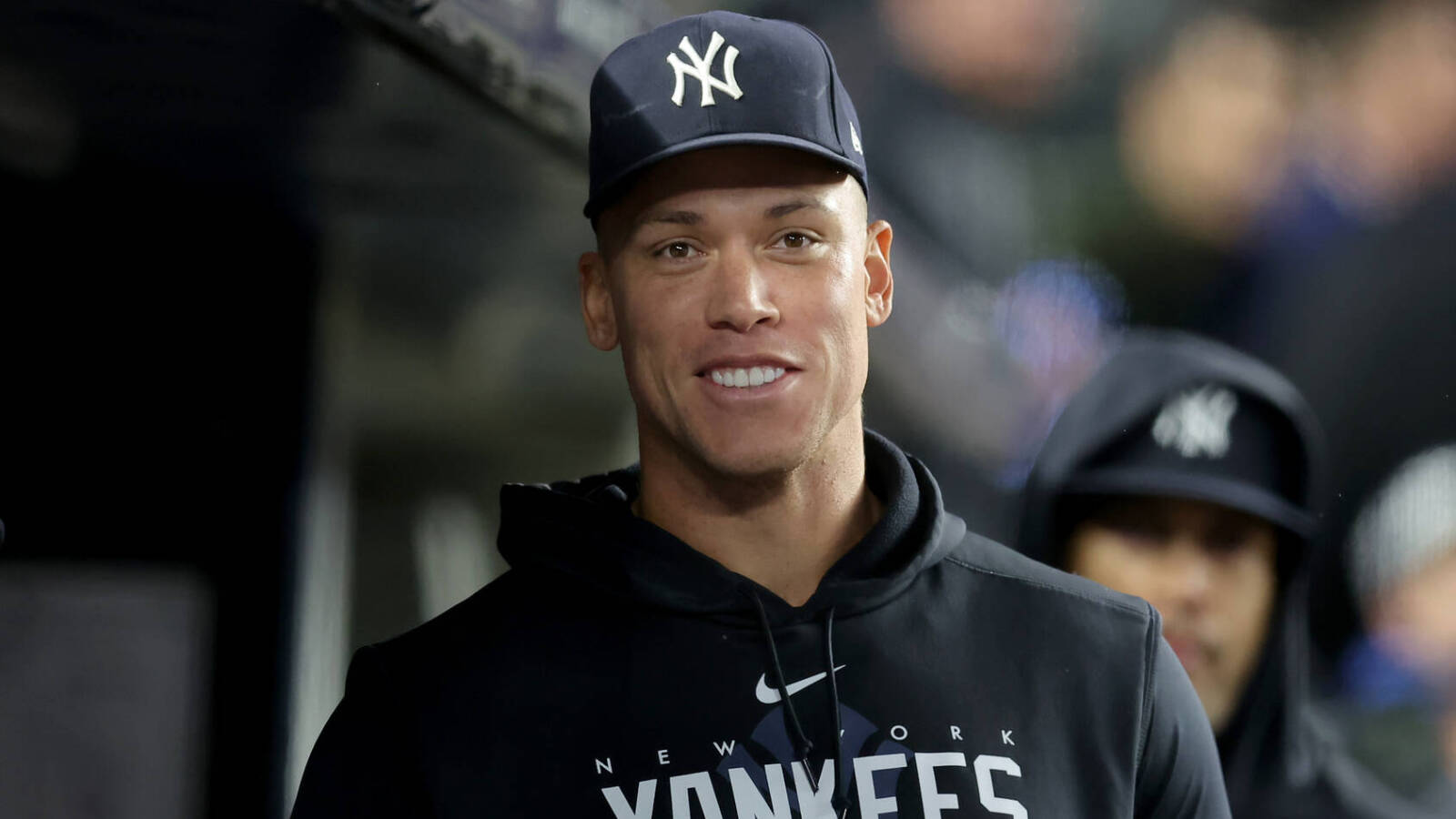 Watch: Bug doesn't stop Aaron Judge from drawing walk | Yardbarker