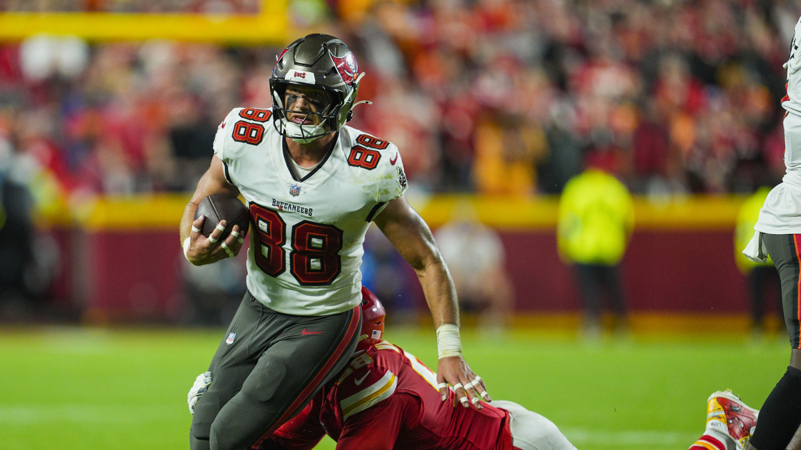 Cade Otton Moves Up PFF Tight End List | Yardbarker