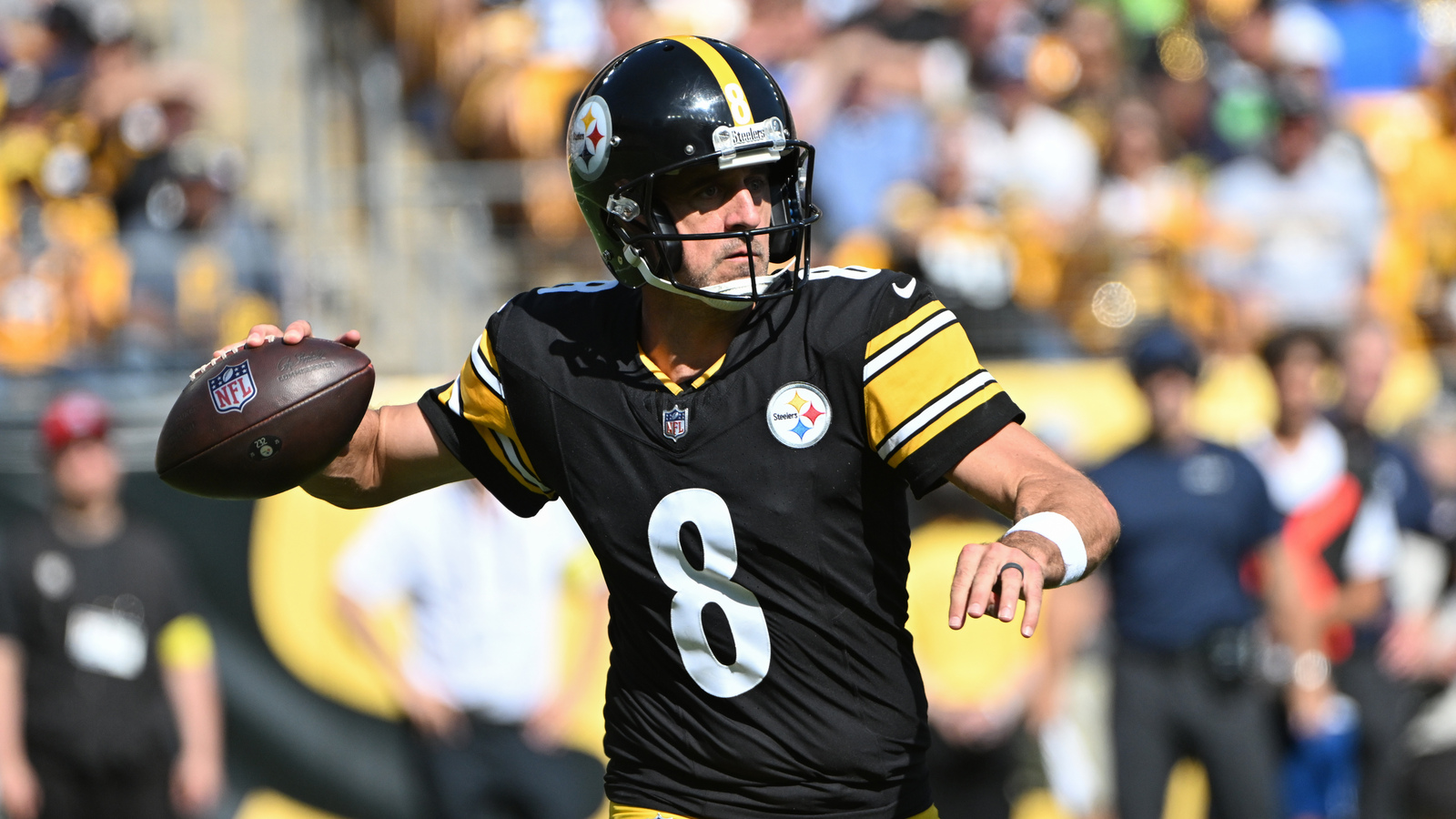 Steelers' Aaron Rodgers sends message to locker room after loss | Yardbarker