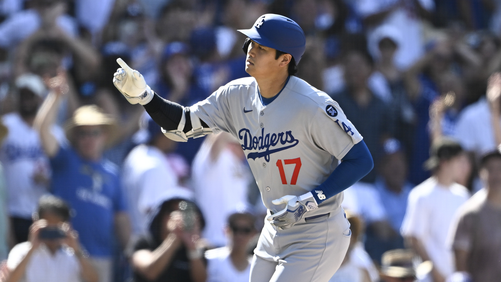 Shohei Ohtani had fun with a heckler after hitting home run | Yardbarker