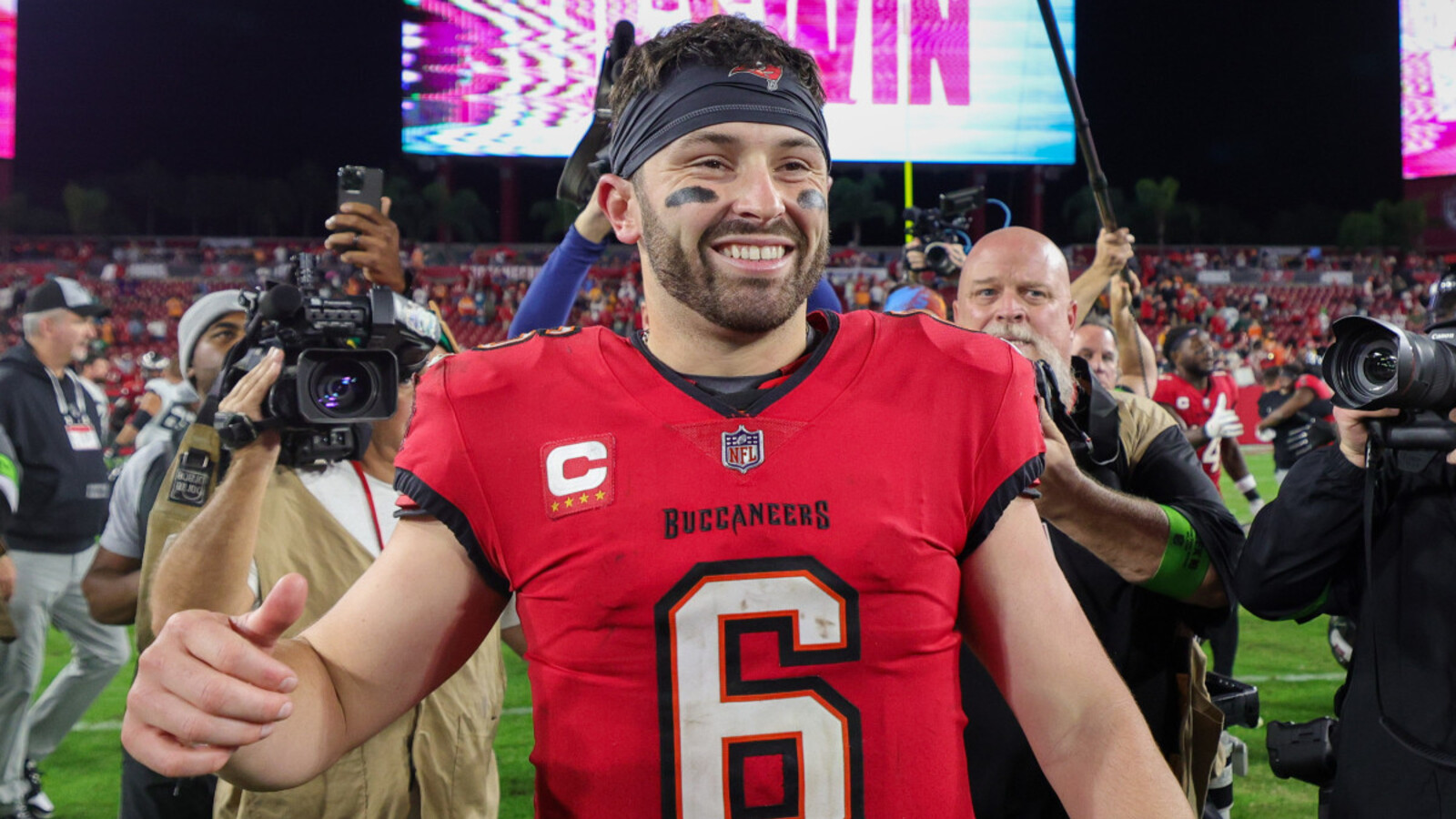 Buccaneers' QB Baker Mayfield Cracks Hilarious Joke About NFL Career | Yardbarker