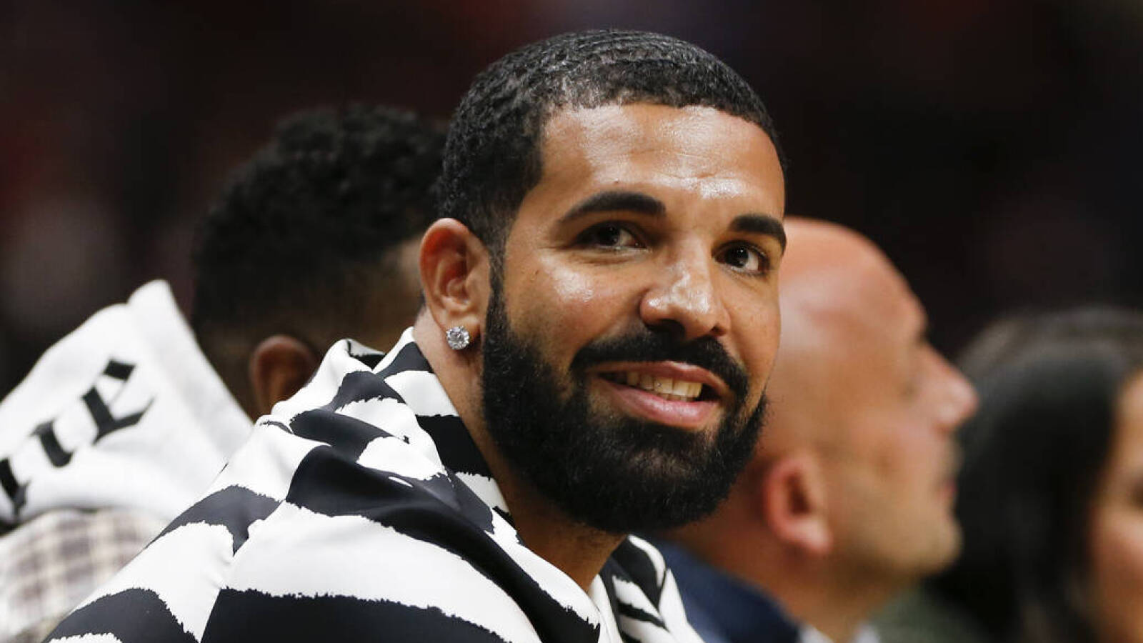 Canadian Rap Star Drake Bets $500K on Oilers to Win Stanley Cup ...