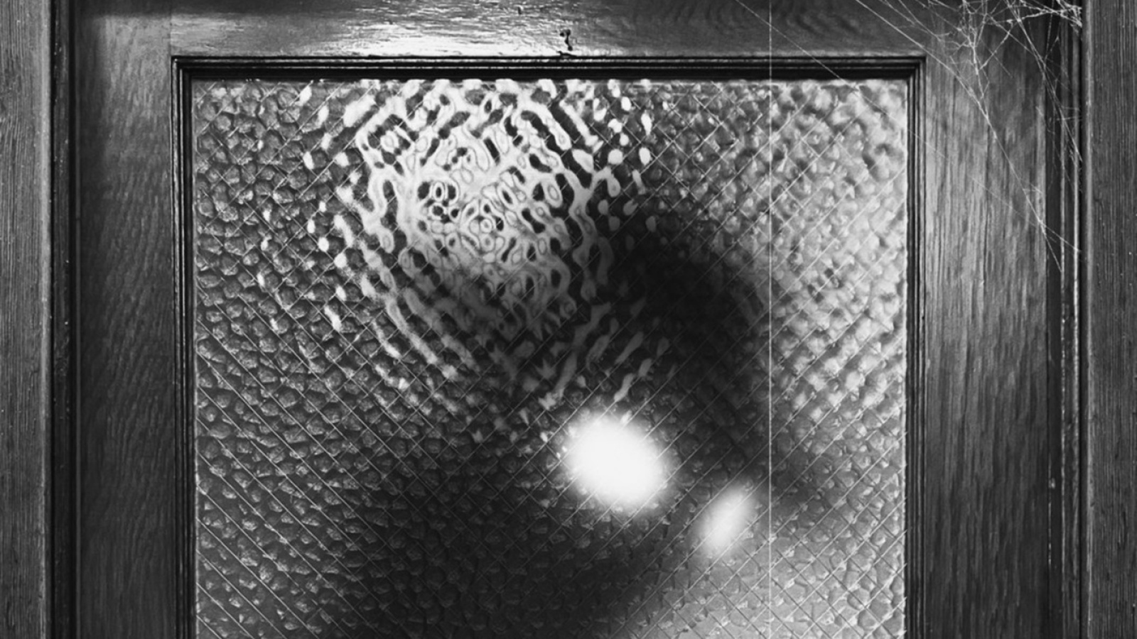 New SPIDER-NOIR Poster Reveals Nic Cage Won’t Be Peter Parker | Yardbarker