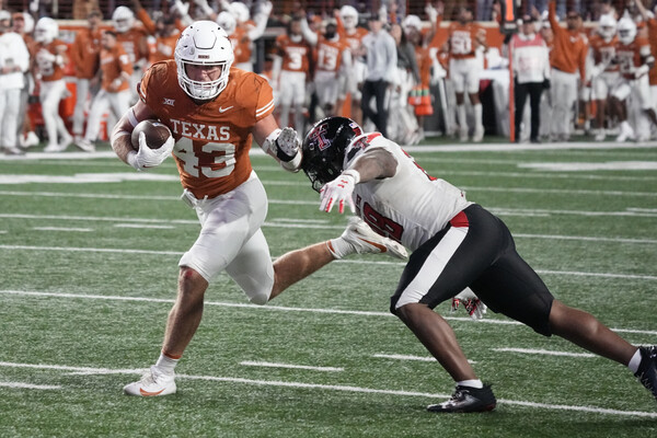 Texas Linebacker Jett Bush Heading To The NFL | Yardbarker