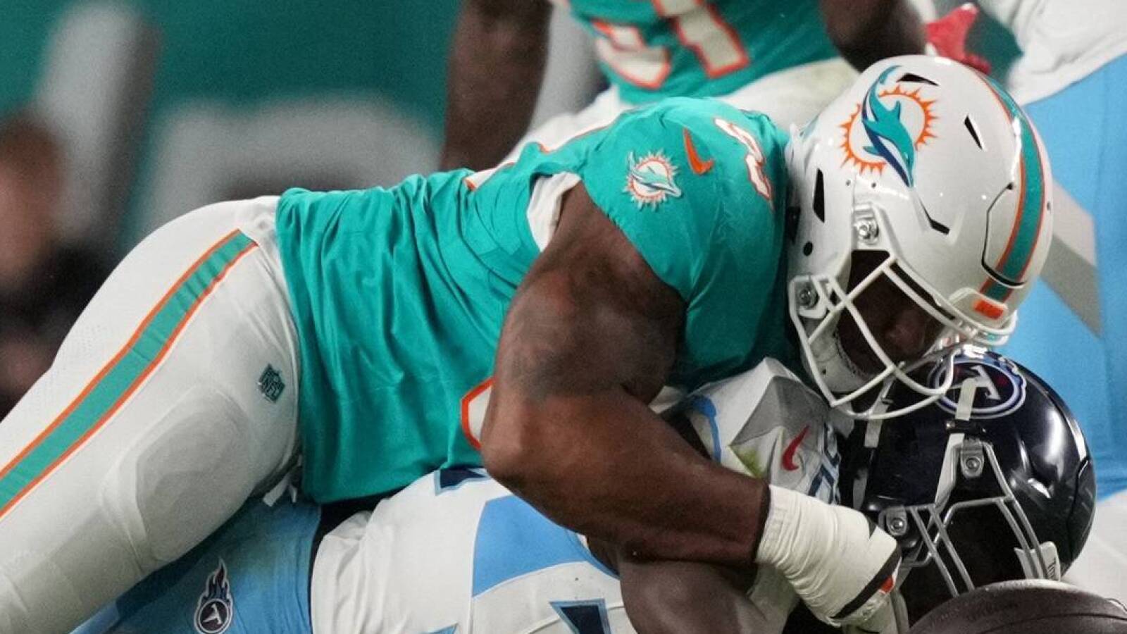 Dolphins Re-Sign Da’Shawn Hand | Yardbarker