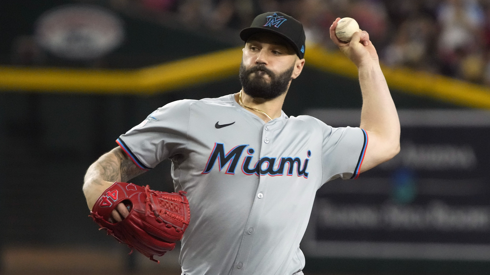 Yankees are among teams interested in excellent left-handed closer ...