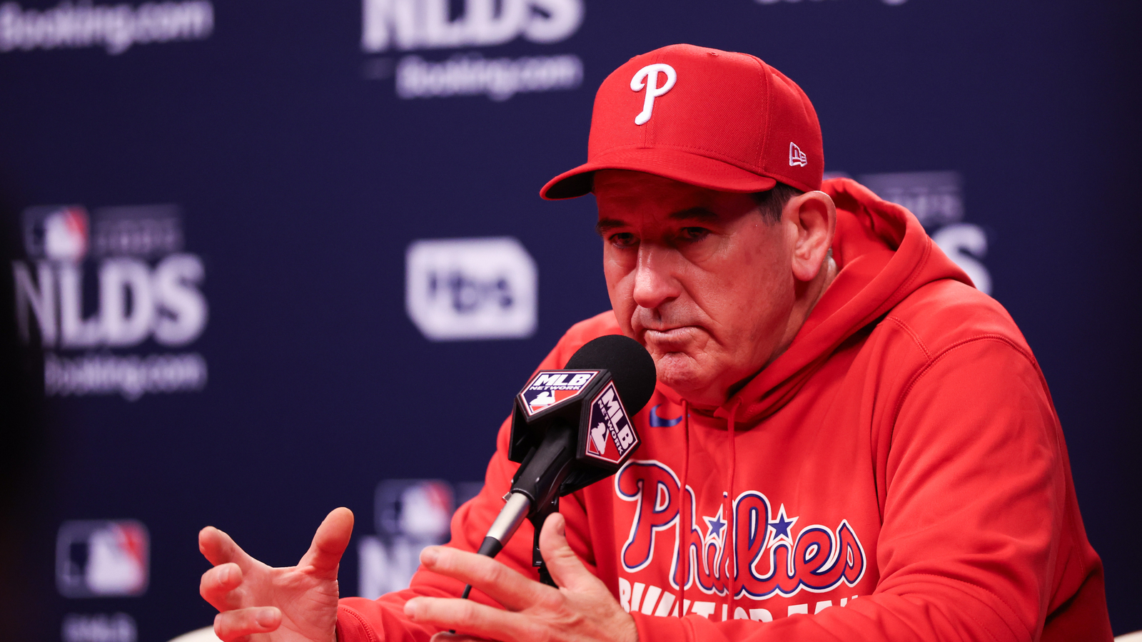 Rob Thomson Publicly Surrenders to Mookie Betts as Dodgers Defeat Puts ...