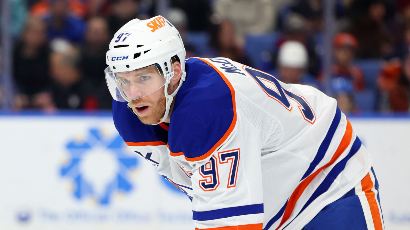 Connor McDavid shows frustration towards Oilers bench after brutal loss ...