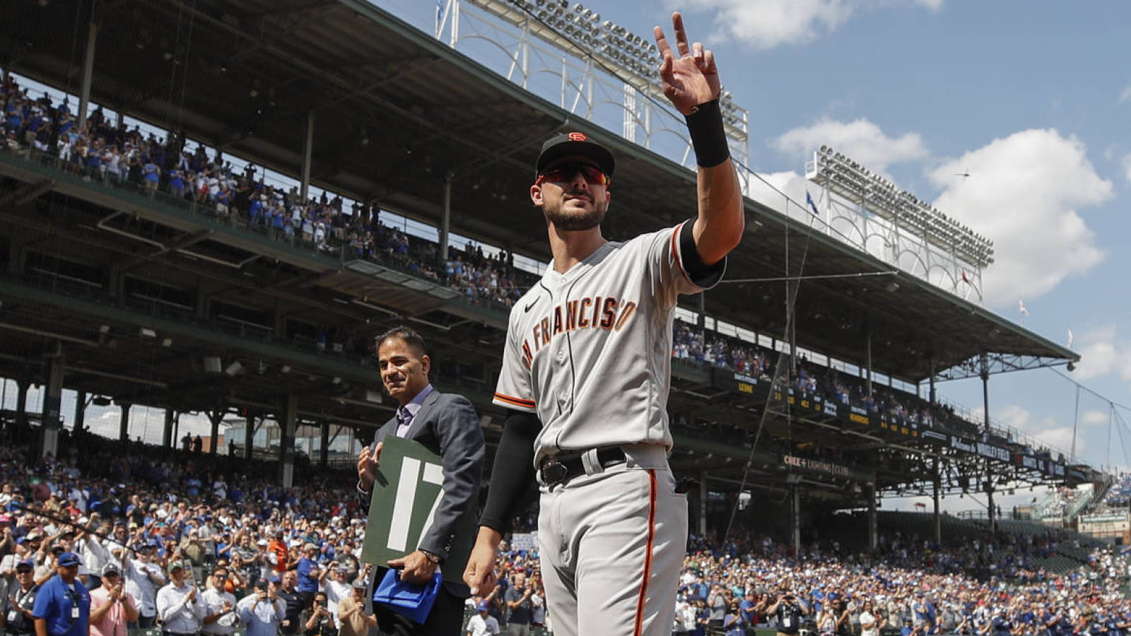 Kris Bryant, wife make cookies for stadium workers in return to Wrigley ...