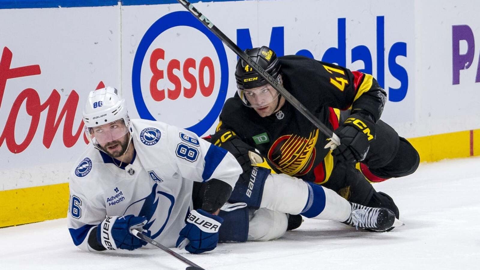 With 6-goal barrage, Canucks get rare road win vs. Lightning | Yardbarker
