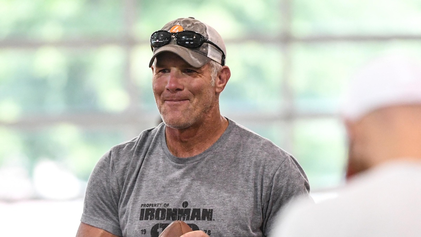 'Untold: The Fall Of Favre' Trailer Previews Netflix’s Brett Favre ...
