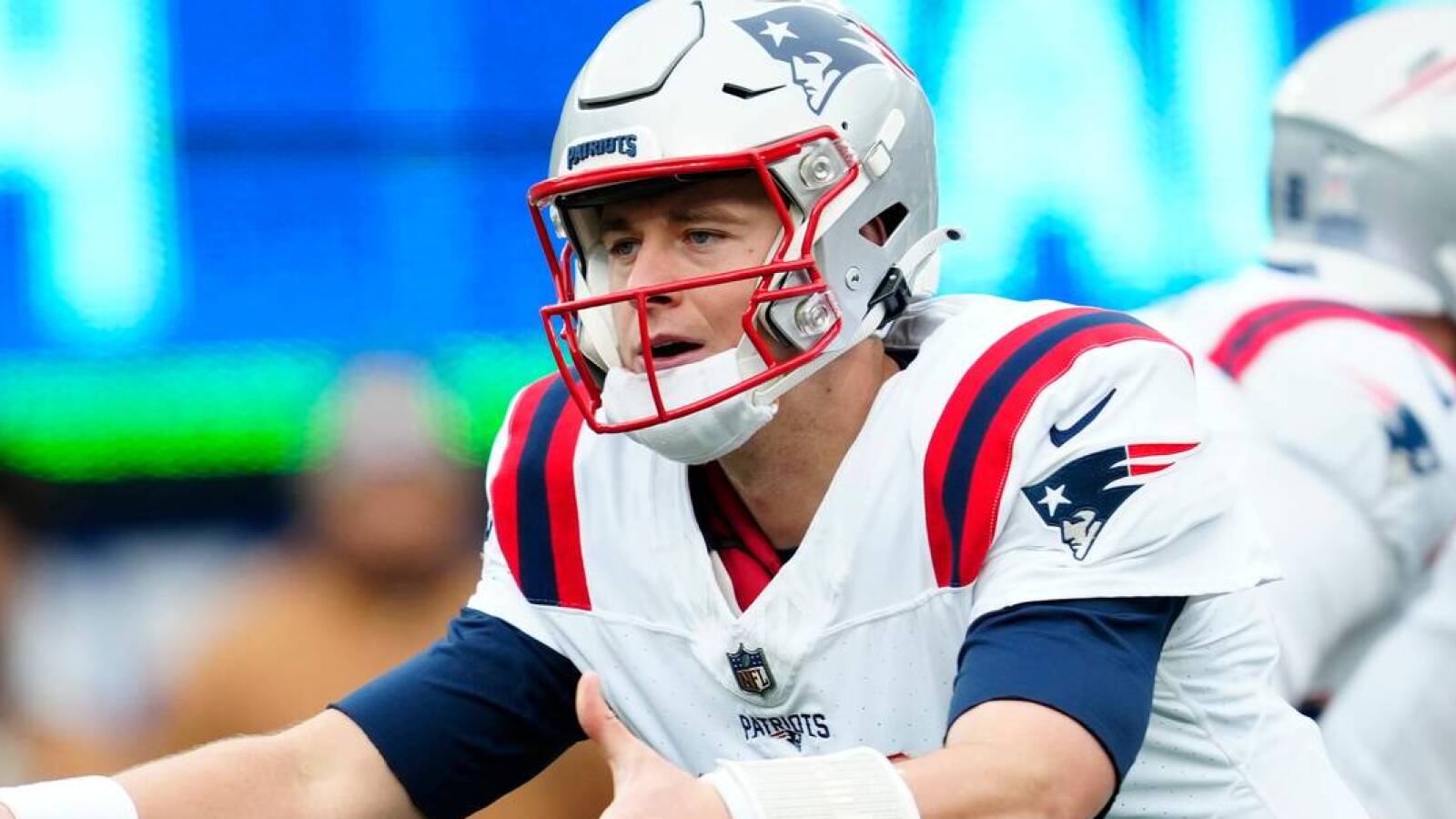 Former MVP breaks down what's wrong with Patriots' Mac Jones | Yardbarker