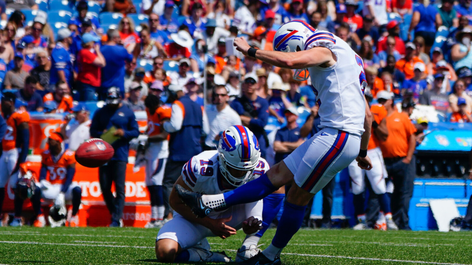 Former Buffalo Bills P Matt Araiza signing with Kansas City Chiefs ...