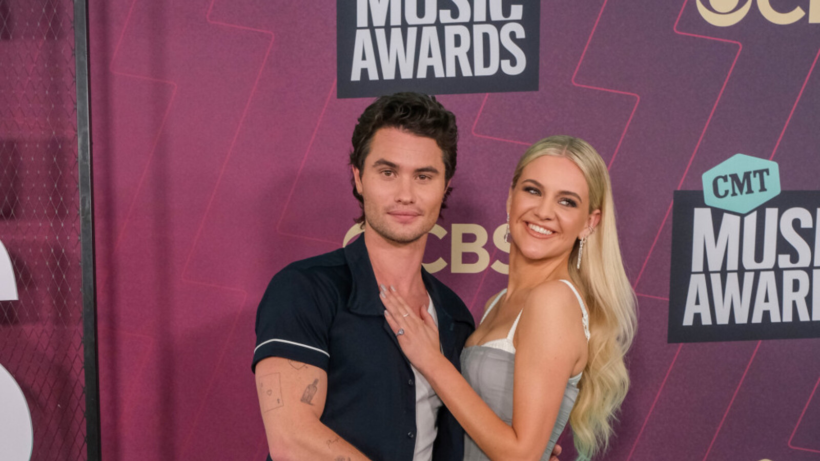 Kelsea Ballerini and Chase Stokes split again | Yardbarker