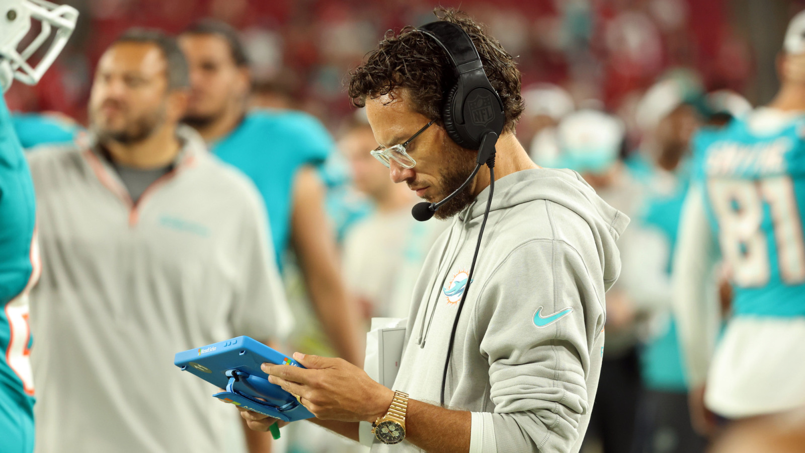 Tough Decisions Loom for the Dolphins Coaching Staff | Yardbarker