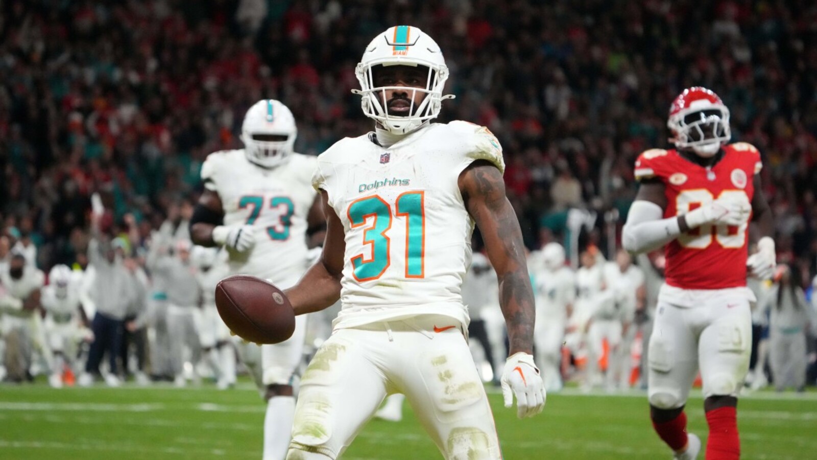 Dolphins' keys to victory fall on Raheem Mostert, DeVon Achane's ...