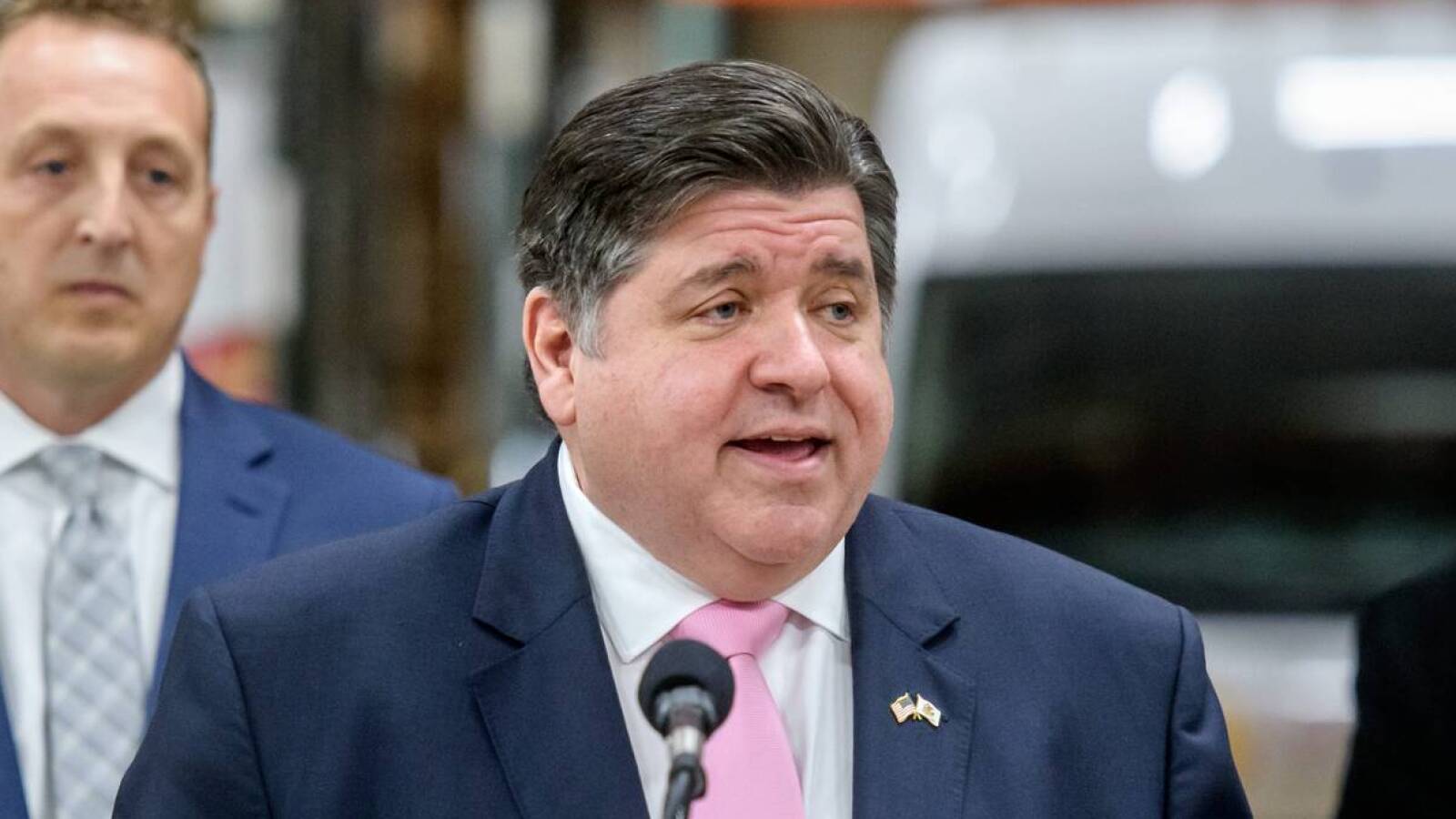 Governor of Illinois has serious doubts about the Bears stadium plans ...